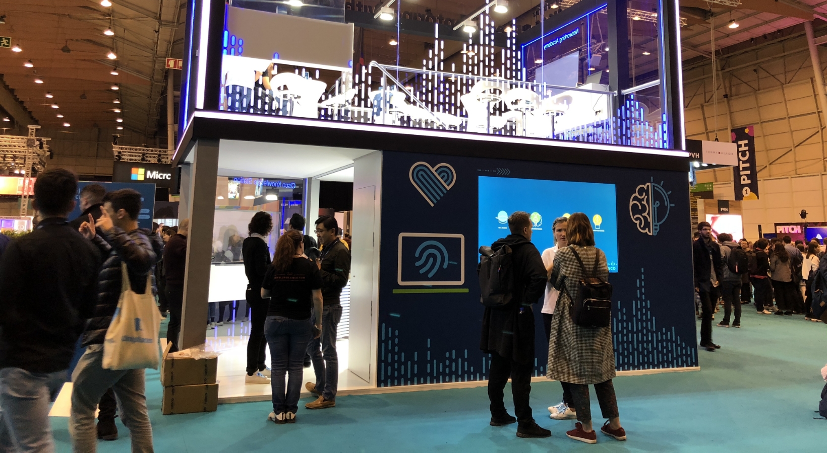 Technological and immersive stand for CISCO - Event stands: Design ...